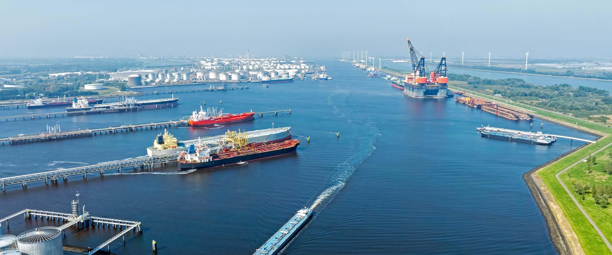 2024: minder overslag, meer containers in Nederlandse zeehavens ...